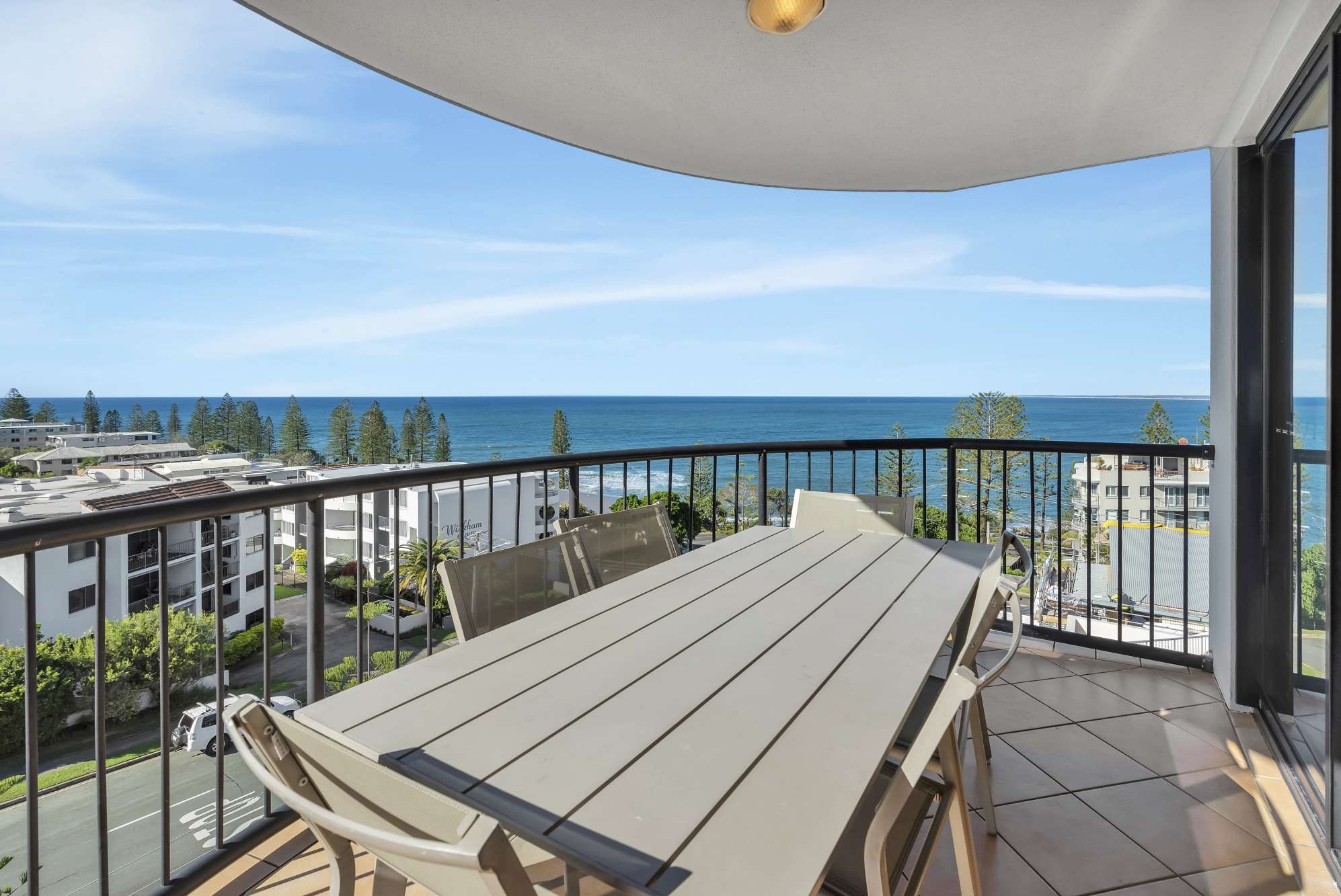 Meridian Tower - 3 Bedroom Apartment - Rolling Surf Resort